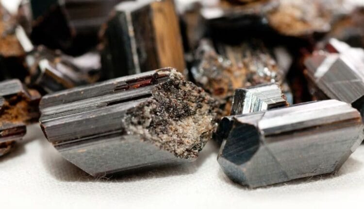 Ecuador: "El Rodio: Tesoro de la Tierra que Desafía al Oro" - LATAM-MINING